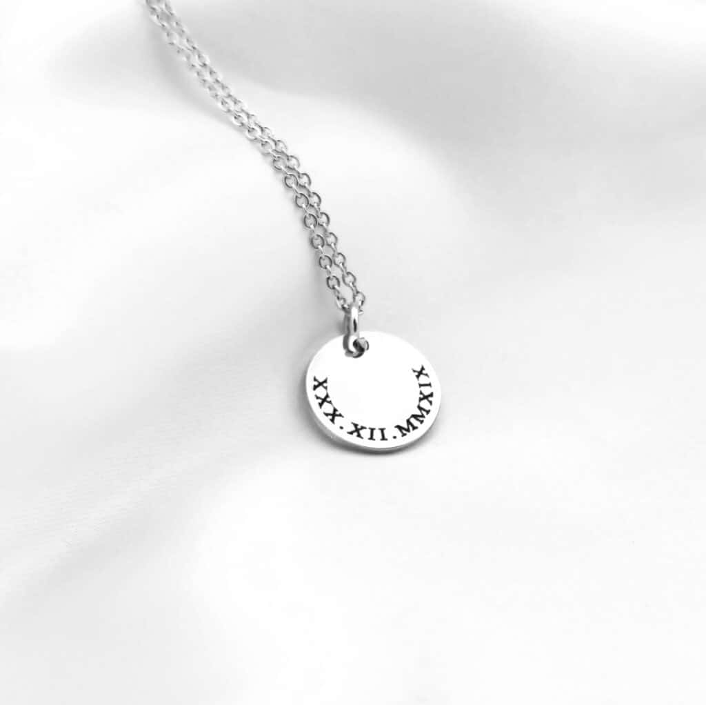 Roman Numerals Disc Necklace - Charm Bear